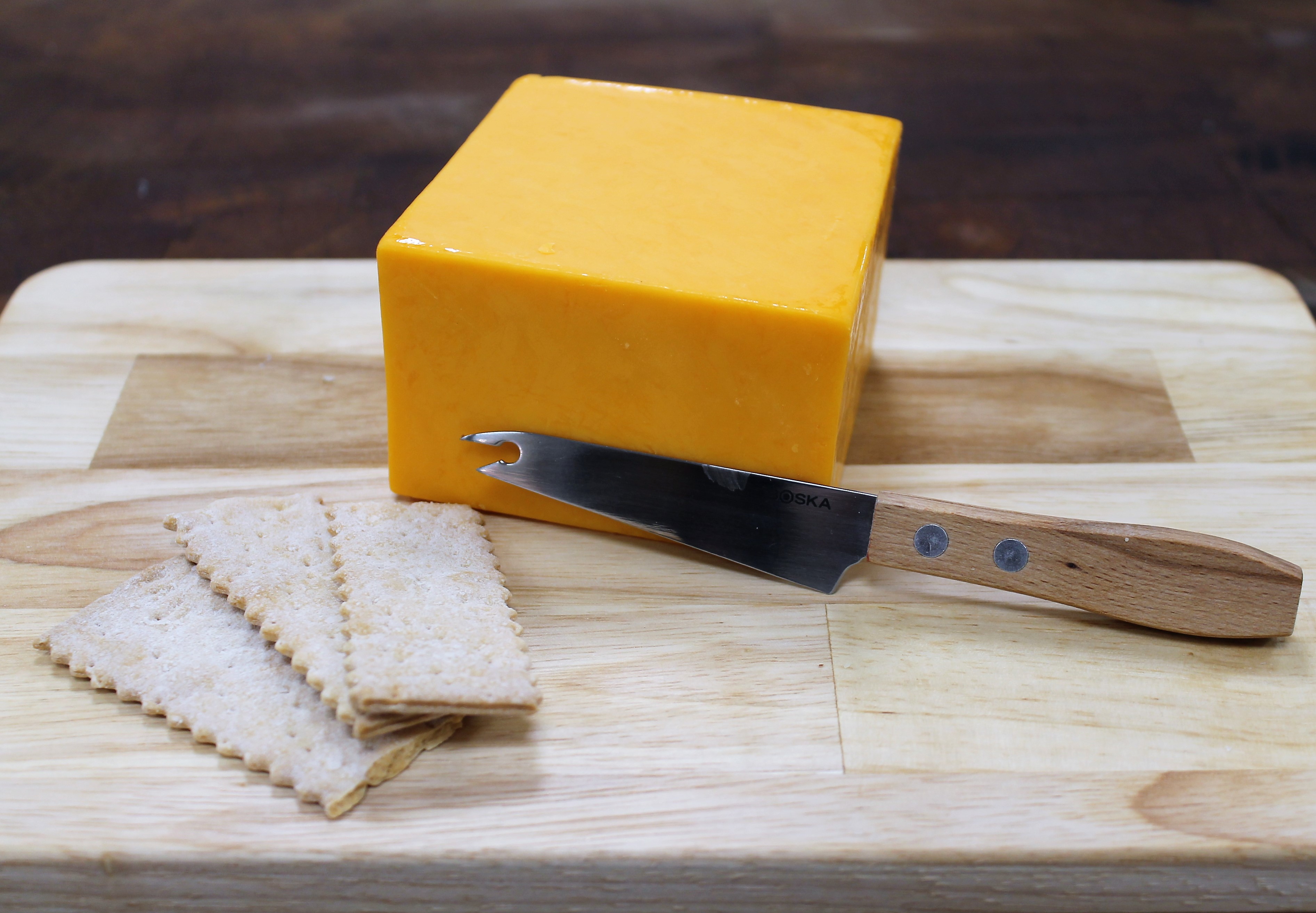 Medium Cheddar | Eau Galle Cheese